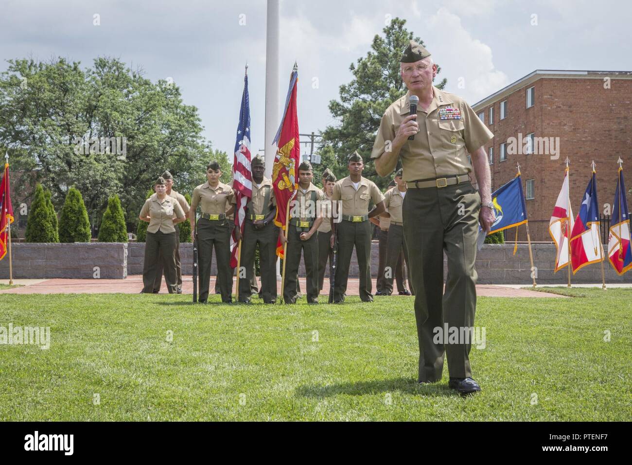 Lt gen laster hi-res stock photography and images - Alamy