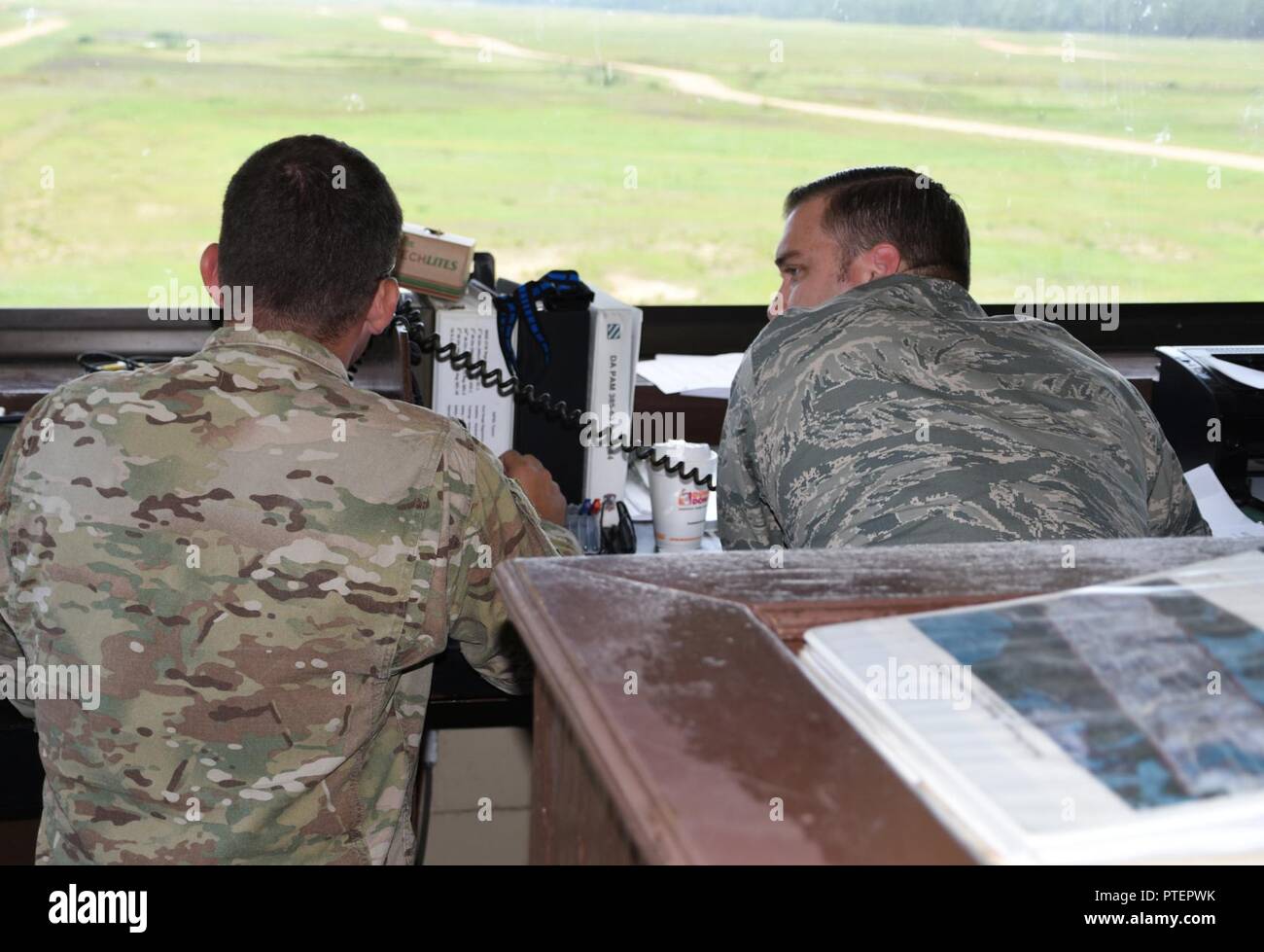 AH-64D Apache pilots with the South Carolina National Guard, 1-151st ...