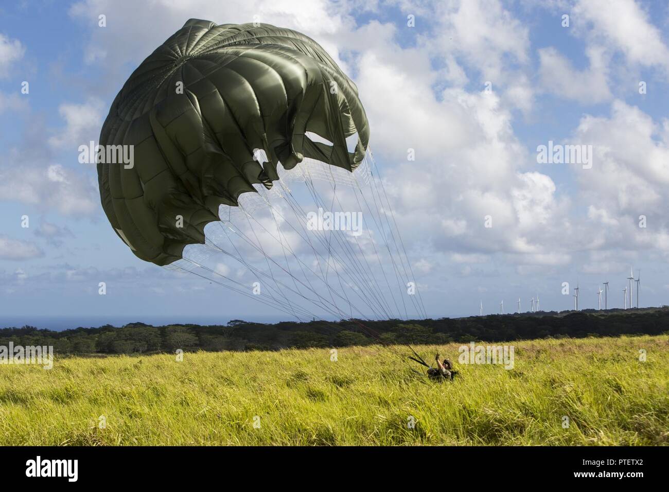 SCHOFIELD BARRACKS – A Marine with 4th Force Reconnaissance Company ...