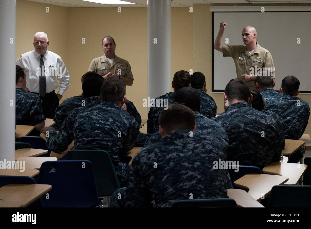 Enlisted berthing hi-res stock photography and images - Alamy