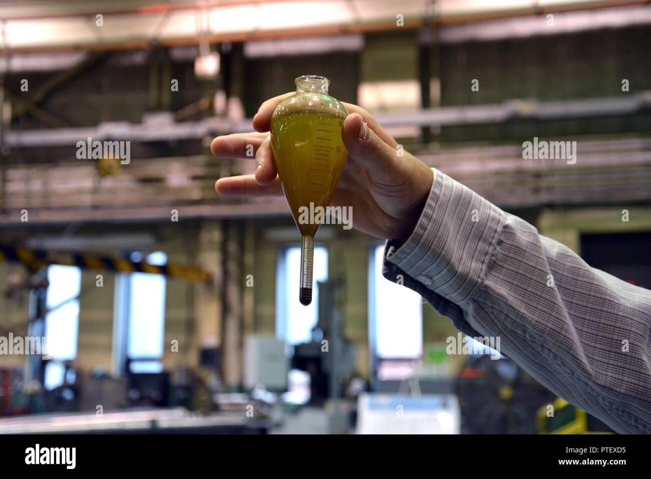 Magnetic particle inspection hi-res stock photography and images - Alamy