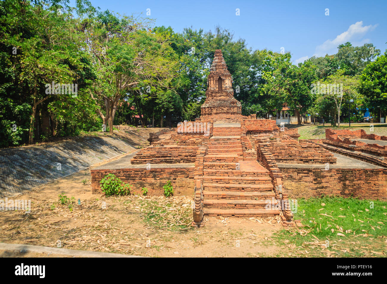 Wat Pu Pia (Temple of Old Man Pia), one of the ruined temples in Wiang ...