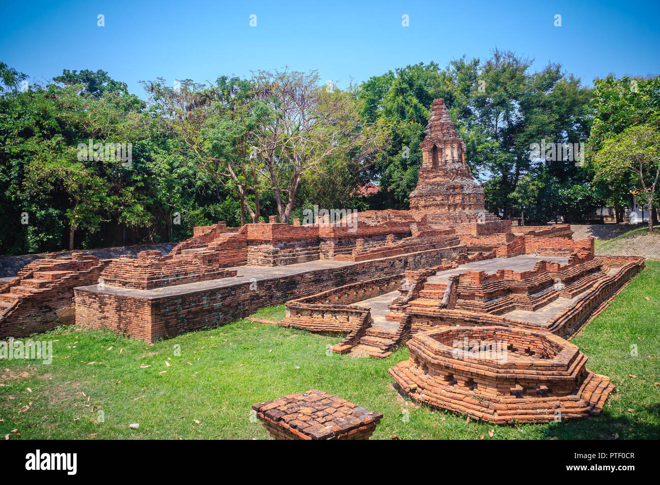 Wat Pu Pia (Temple of Old Man Pia), one of the ruined temples in Wiang ...
