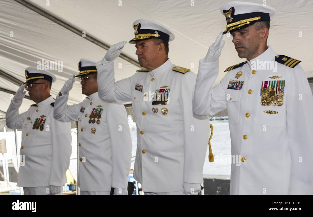 210 foot medium endurance cutter hi-res stock photography and images ...