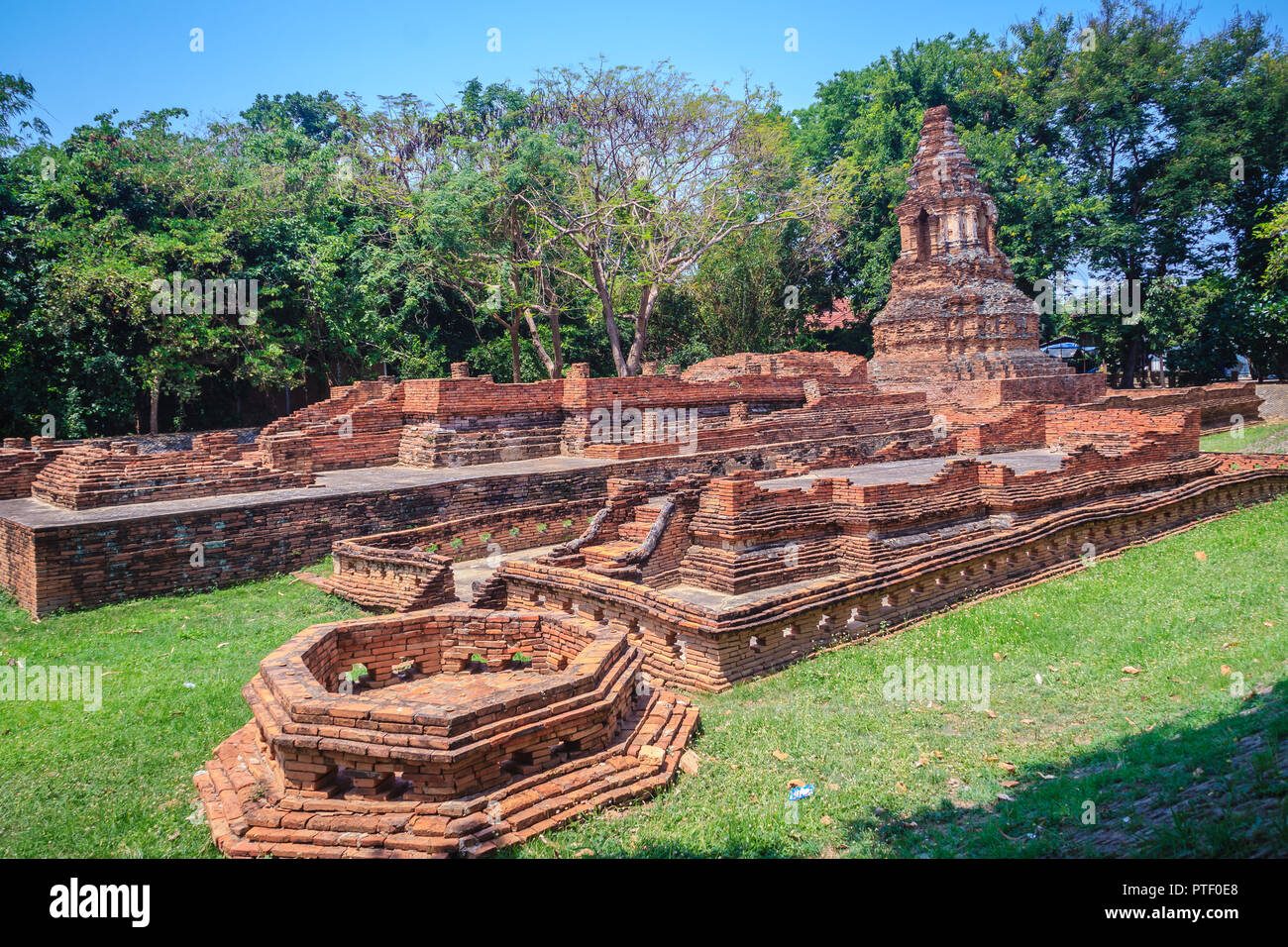 Wat Pu Pia (Temple of Old Man Pia), one of the ruined temples in Wiang ...