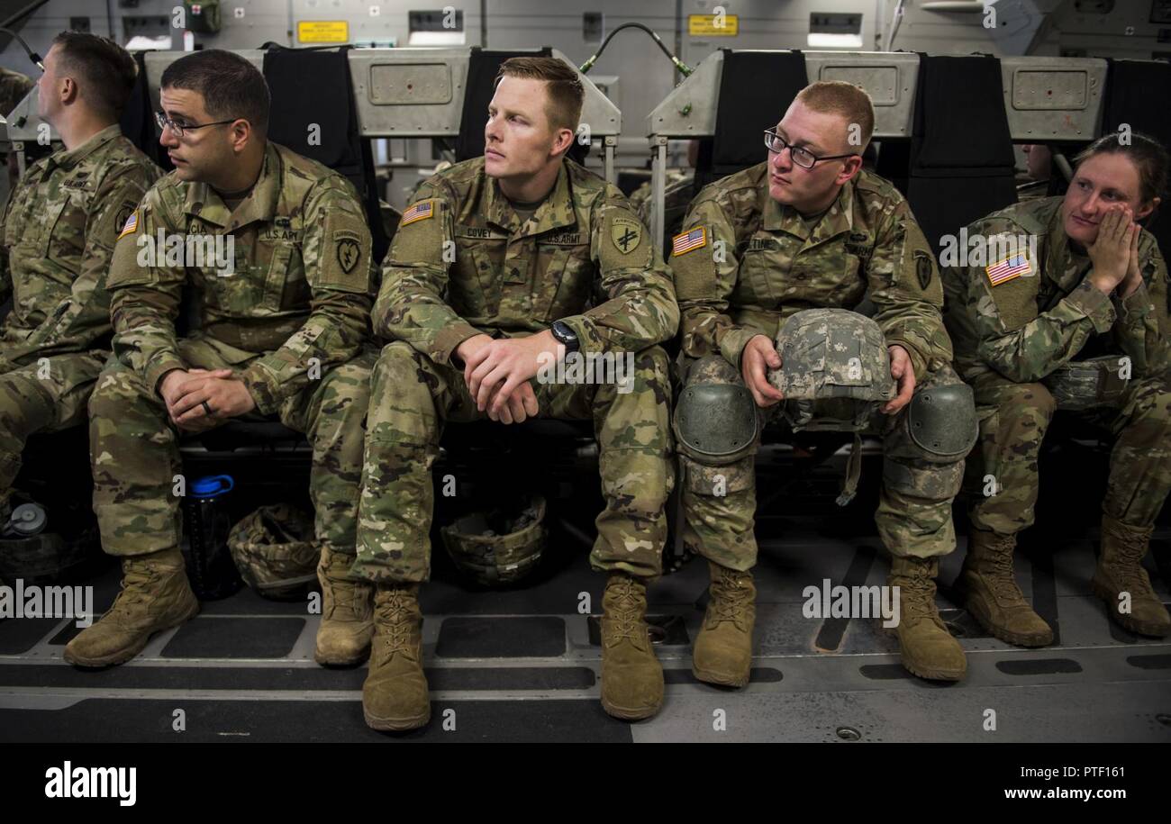 Australian army paratroopers hi-res stock photography and images - Alamy