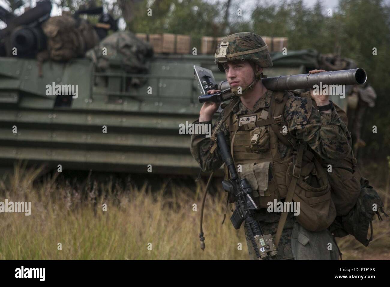Mortar man weapons platoon hi-res stock photography and images - Alamy