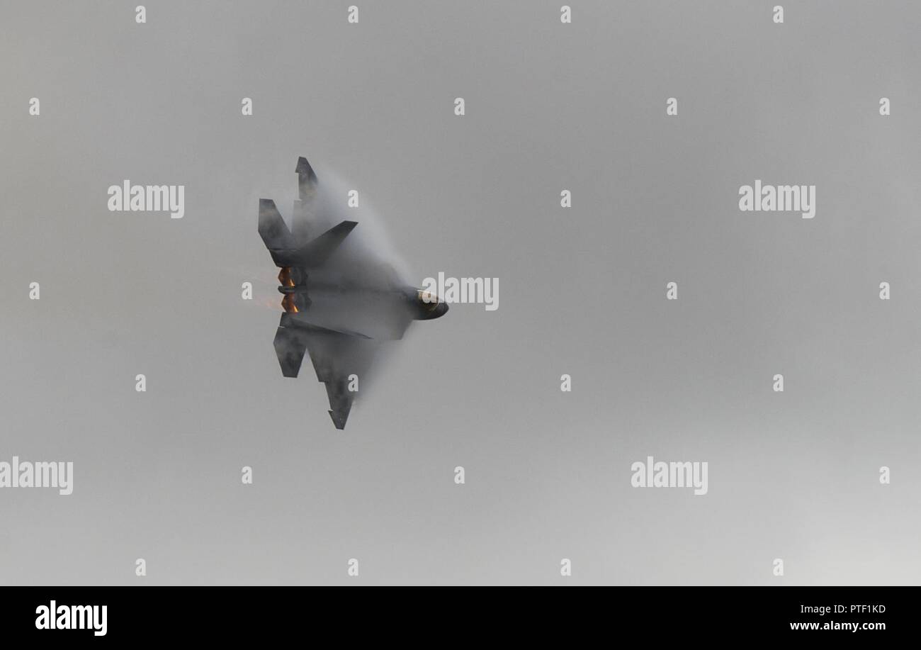 FAIRFORD, United Kingdom – A U.S. Air Force F-22 Raptor flies past ...