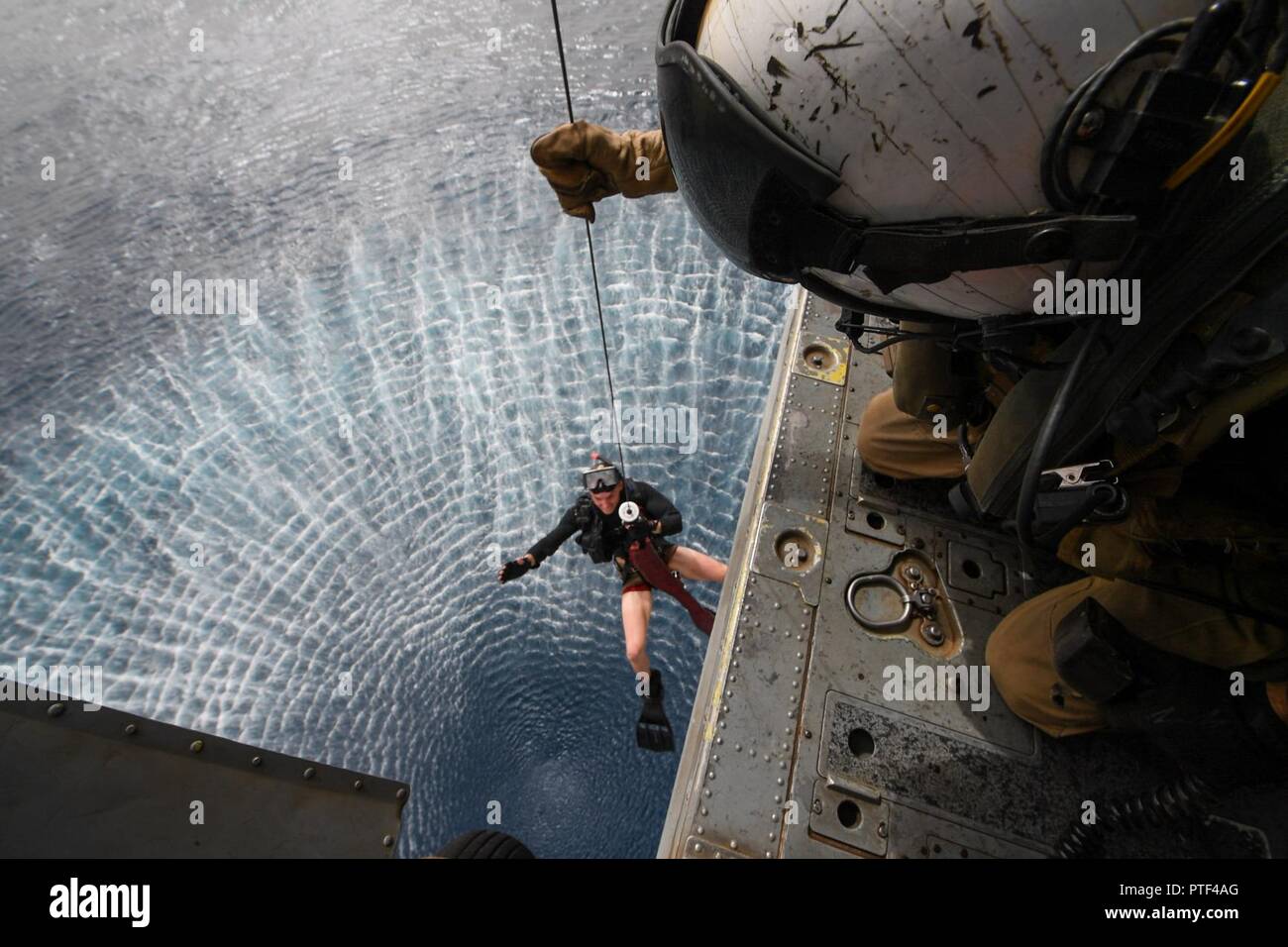 64 expeditionary rescue squadron hi-res stock photography and images ...