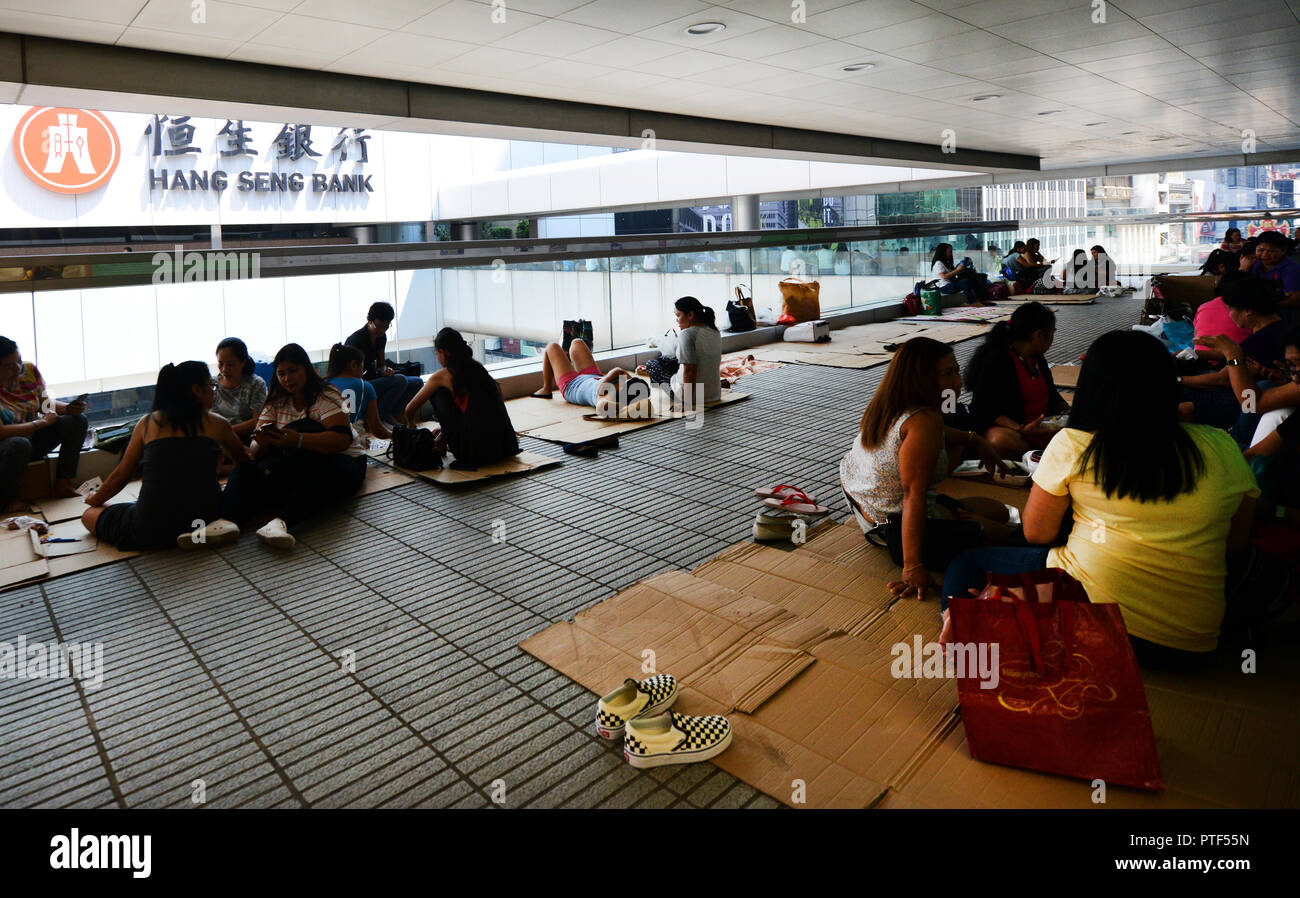 Filipino domestic helpers enjoying their Sunday ( day off ) in Hong ...
