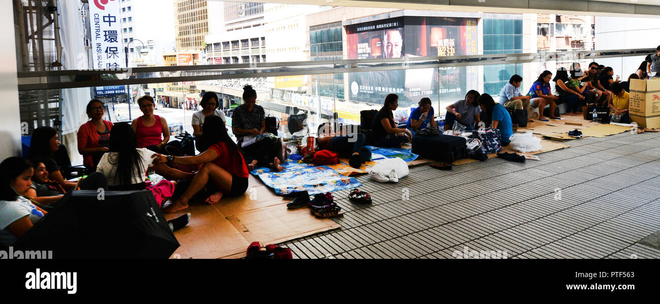 Filipino domestic helpers enjoying their Sunday ( day off ) in Hong ...