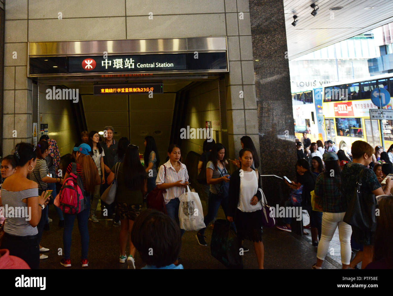 Filipino domestic helpers enjoying their Sunday ( day off ) in Hong ...