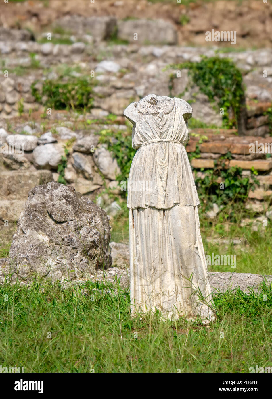 Demeter statue hi-res stock photography and images - Alamy