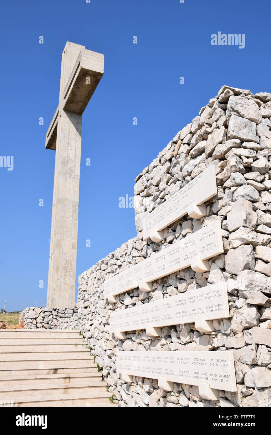 Monument to the Fallen Croatian Veterans of the Homeland War 1991-1995 ...