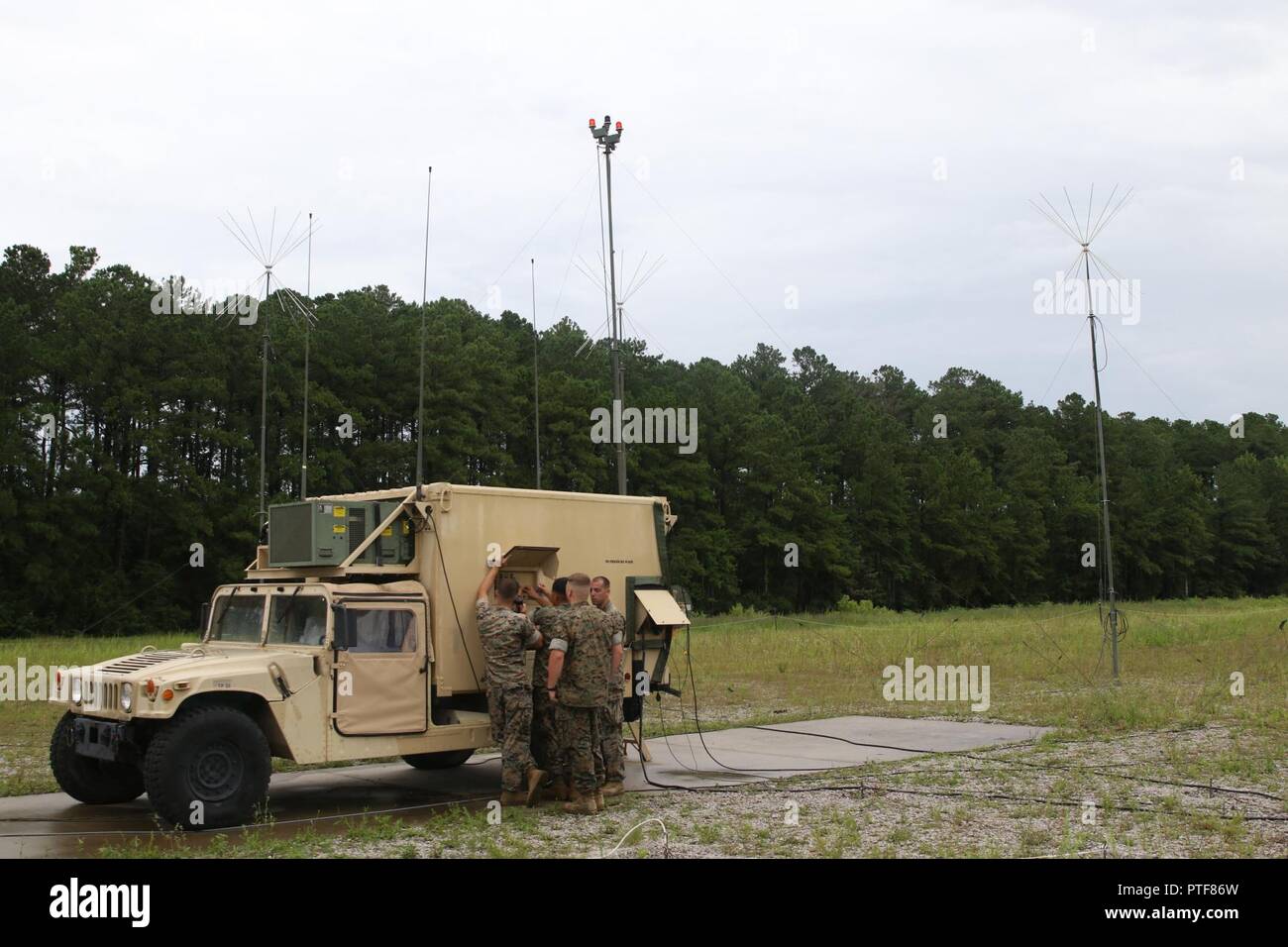 Marine air control squadron macs 2 hi-res stock photography and images ...