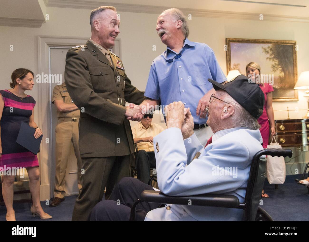 USS Arizona survivor Donald Stratton, who served as a seaman first ...