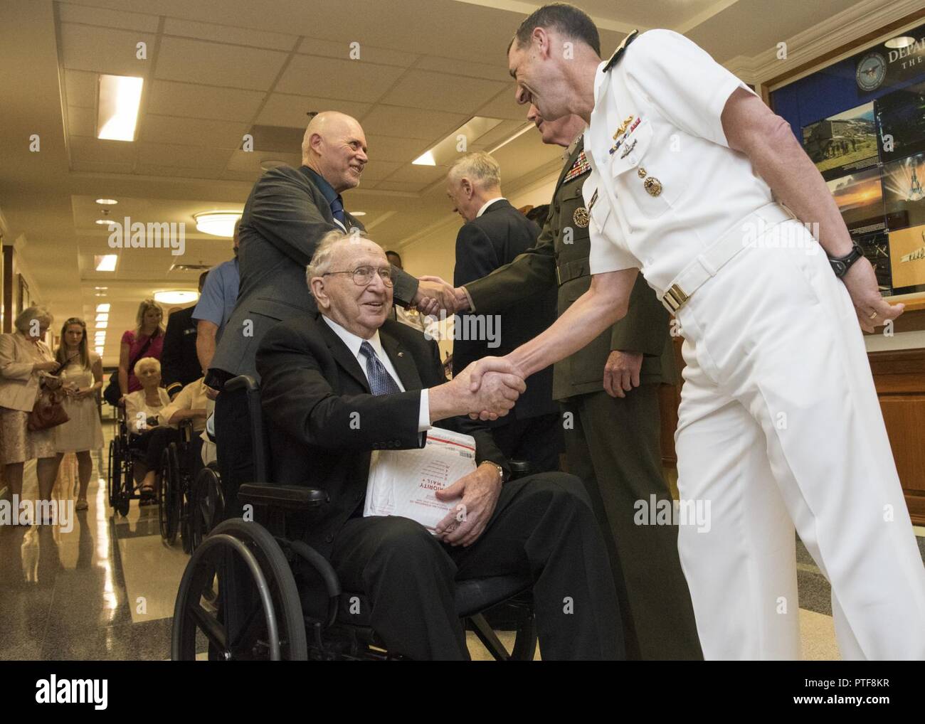 USS Arizona survivor Lauren Bruner, who served as a fire controlman ...