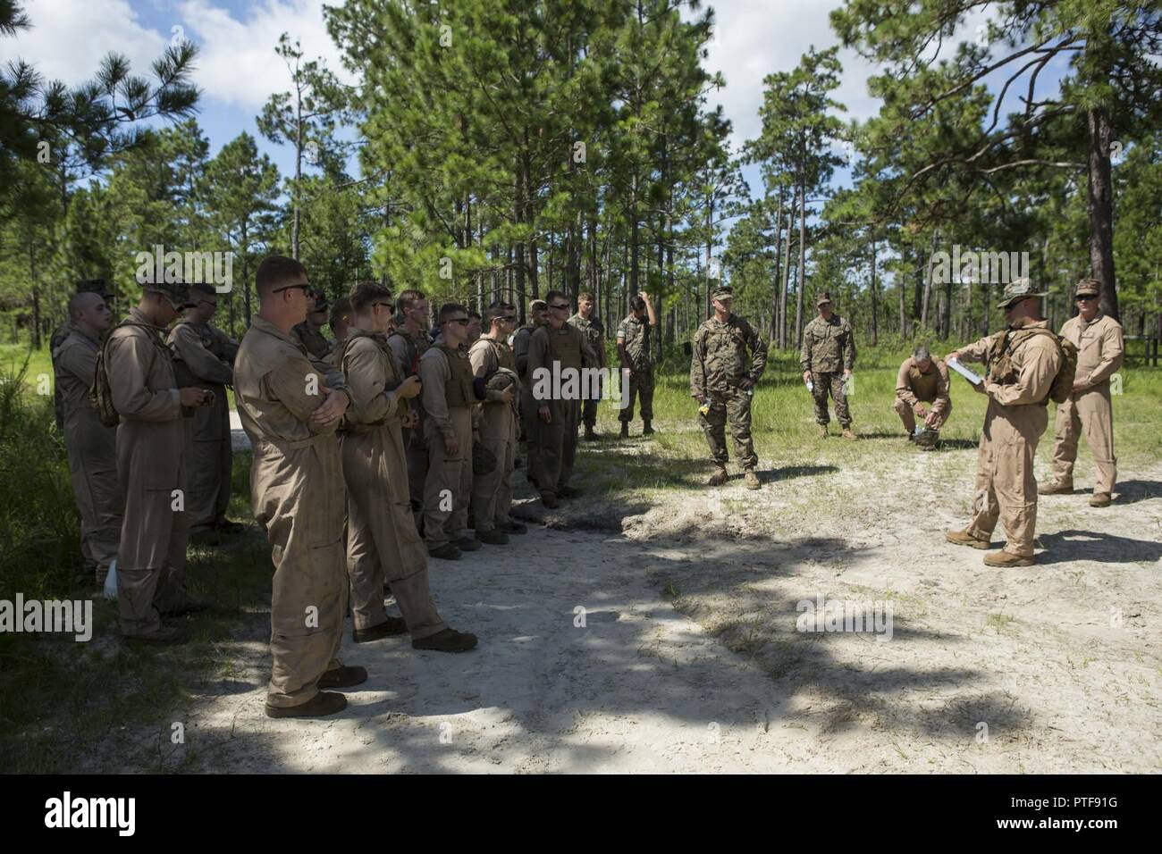 U.S. Marines with 2nd Assault Amphibian Battalion, 2nd Marine Division ...
