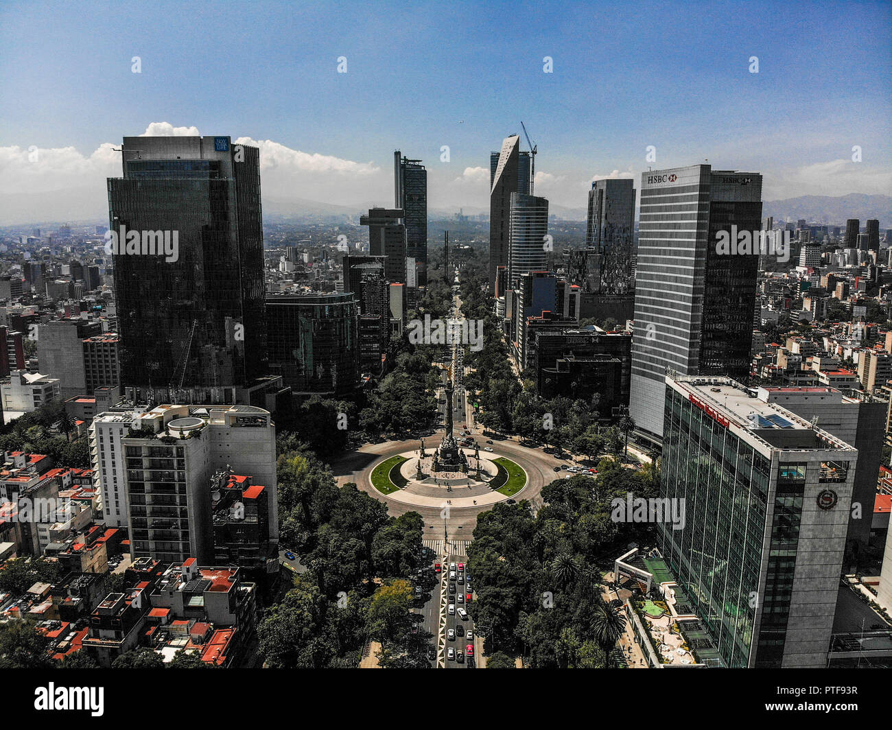 Monument of independence roundabout mexico city hi-res stock ...