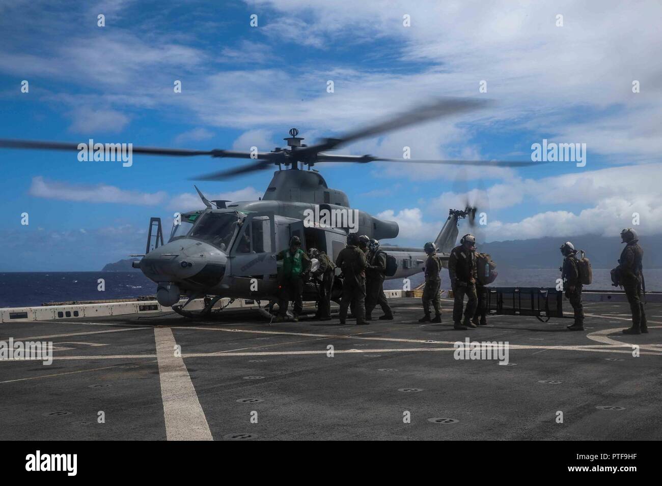 PACIFIC OCEAN- Members of the Shock Trauma Platoon assigned to Combat ...