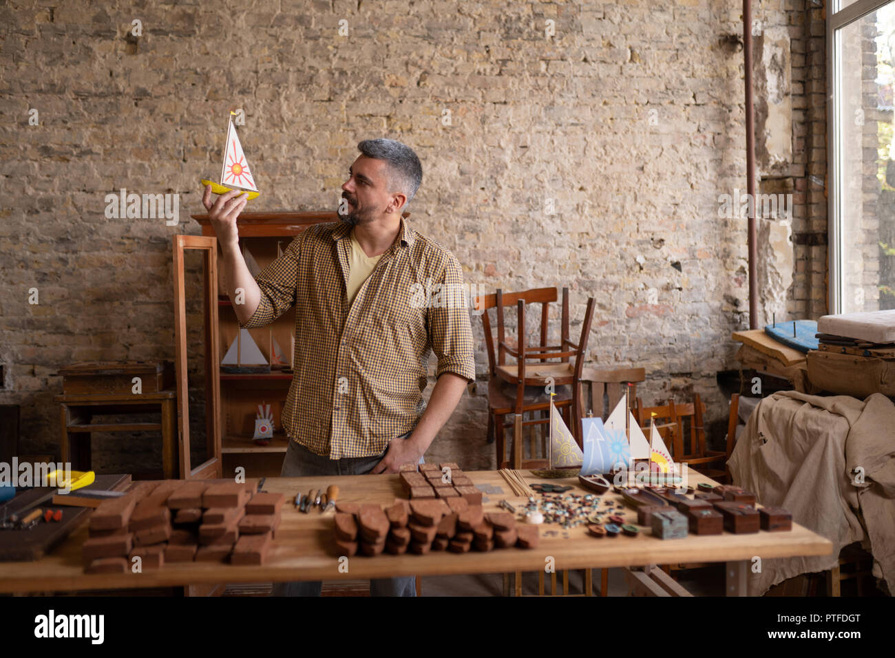 Ship carpenter hi-res stock photography and images - Alamy