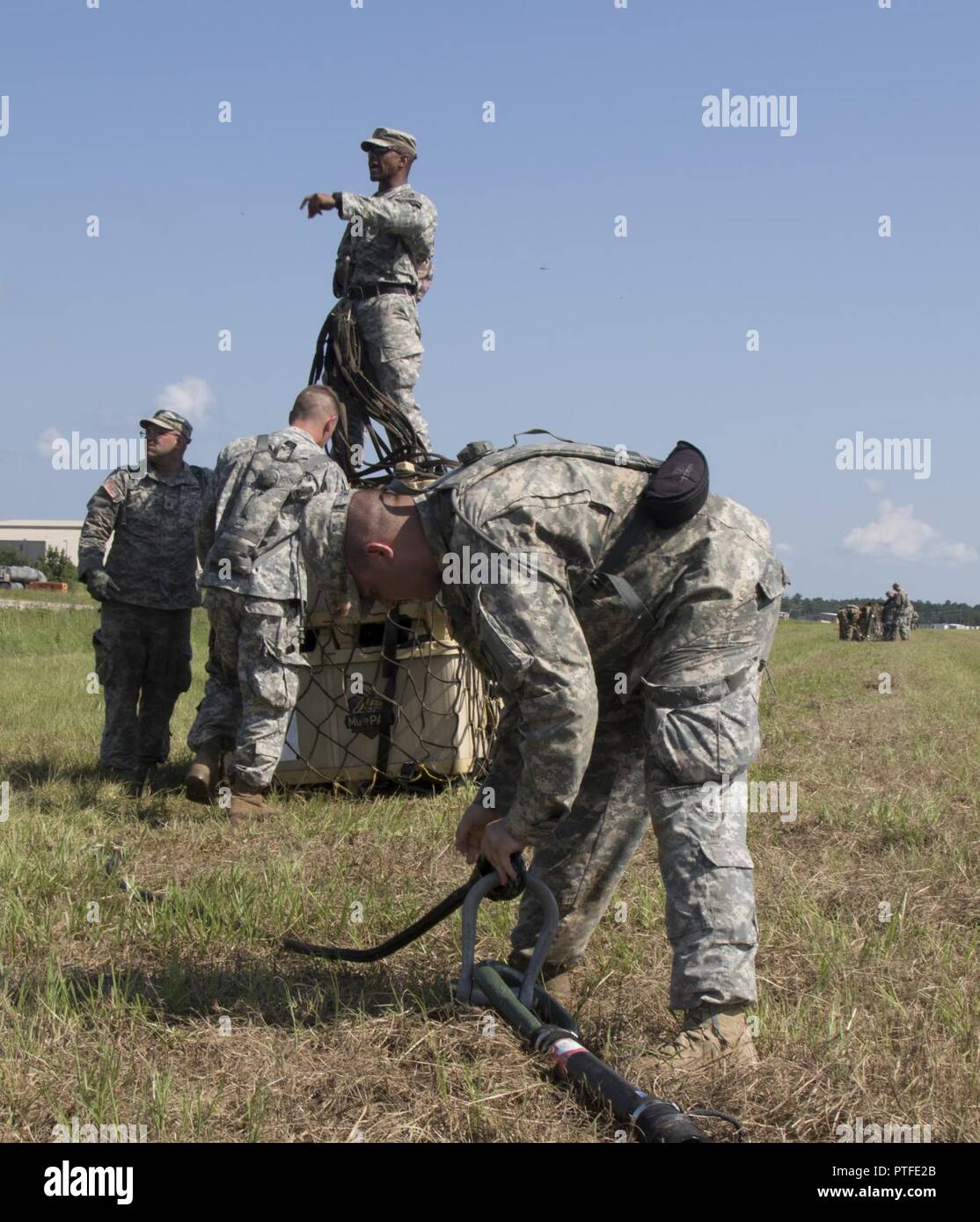 Soldiers with Company A, 113th Support Battalion and Battery B, 1st ...