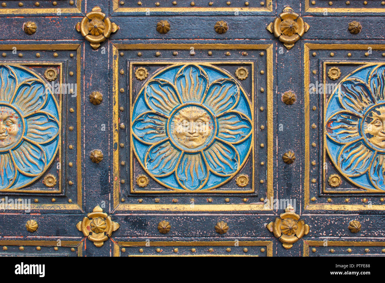 Solar symbol hi-res stock photography and images - Alamy