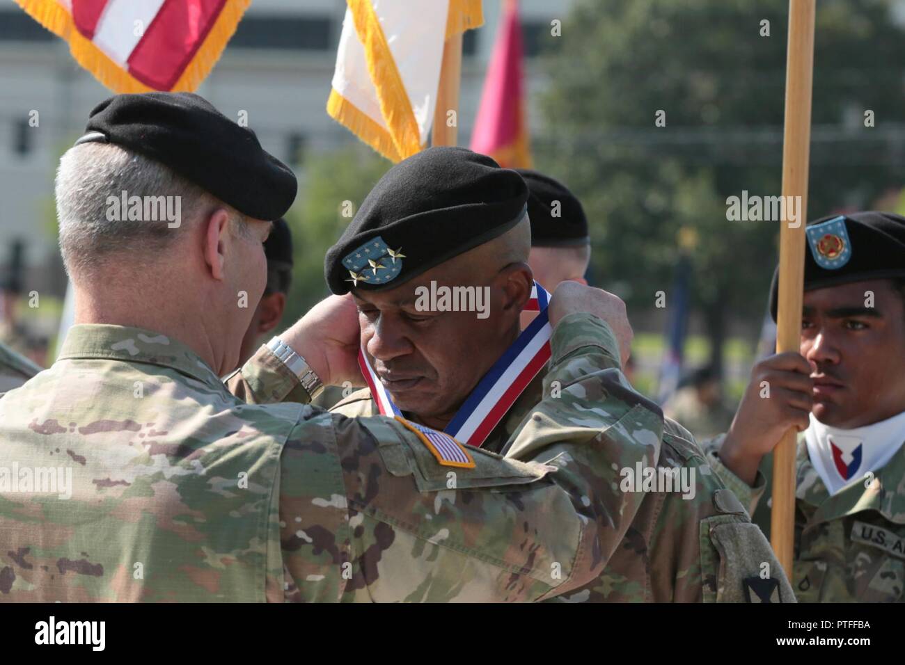 U.S. Army Gen. Gus Perna, Army Materiel Command commander, presents Lt ...