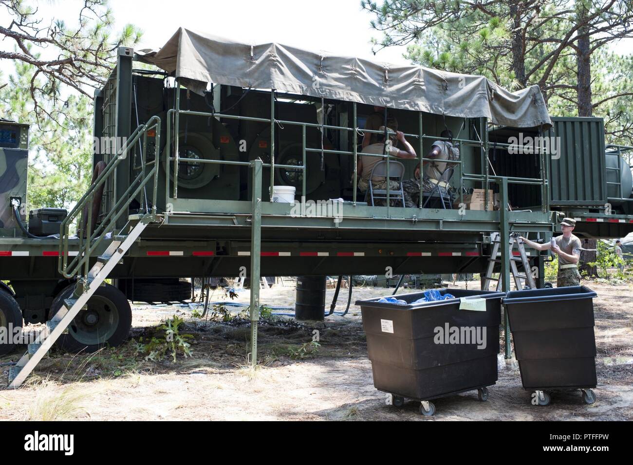 A Laundry Advanced System (LADS) operated by the U.S. Army Reserve's ...