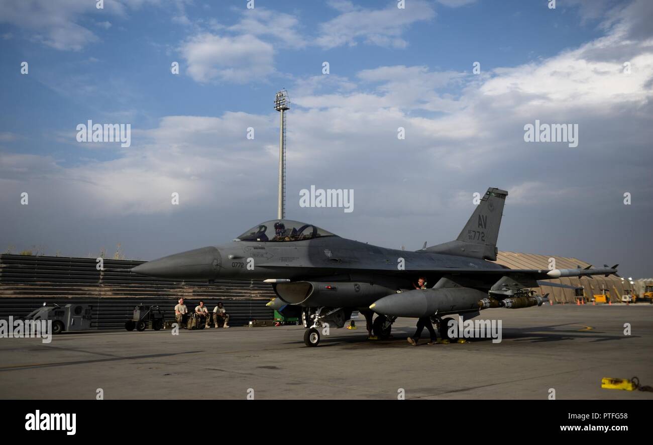 Col. Jason Bailey, 455th Expeditionary Operations Group commander ...