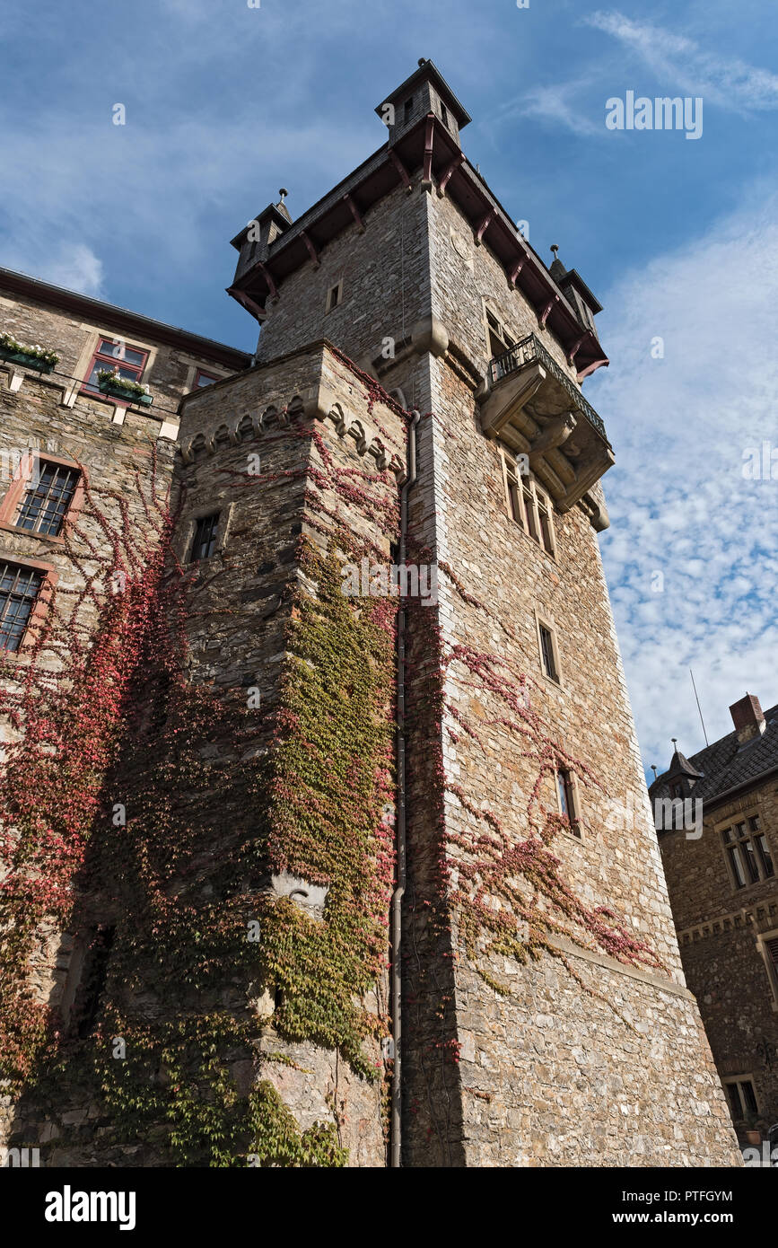 Medieval castle medieval building hi-res stock photography and images ...