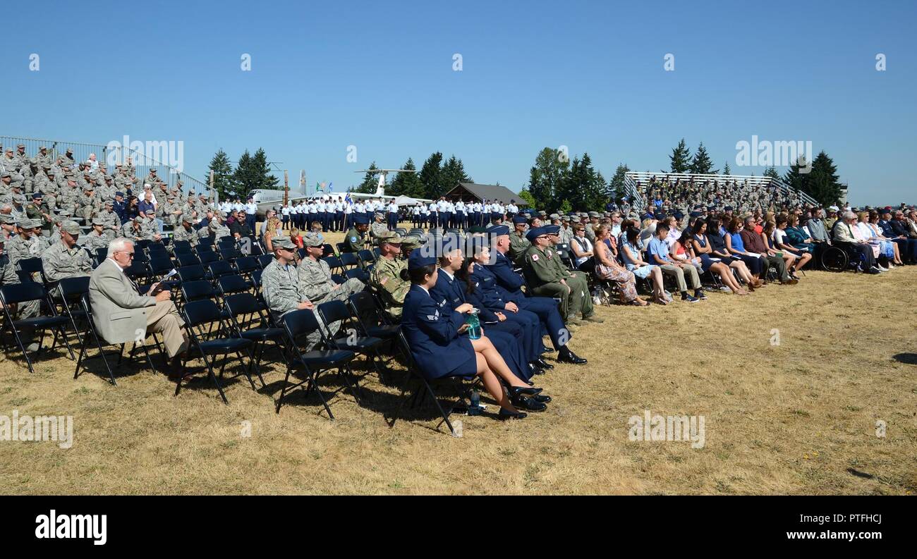 Airmen, Soldiers and distinguished guests listen to comments from Lt ...