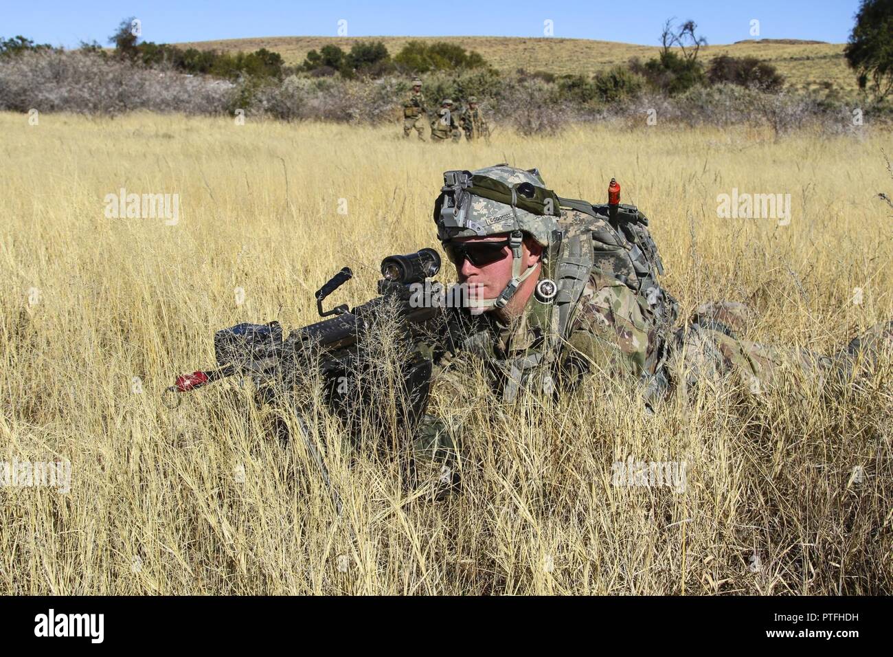 A U.S. Army soldier from the 101st Airbone Division (Air Assault) pulls ...