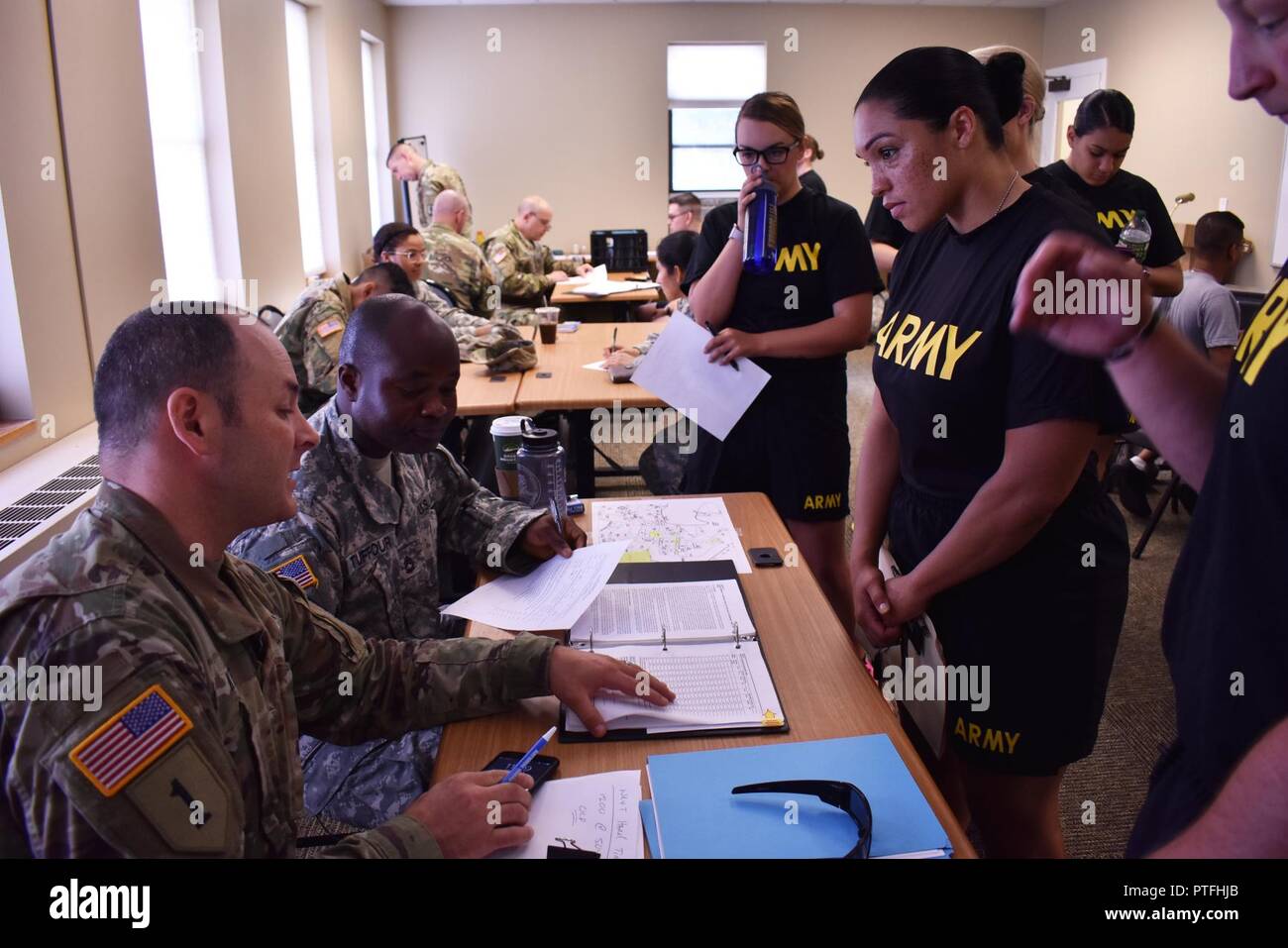 N.Y. National Guard Soldier, Master Sgt. Scott Kyle, assigned to ...