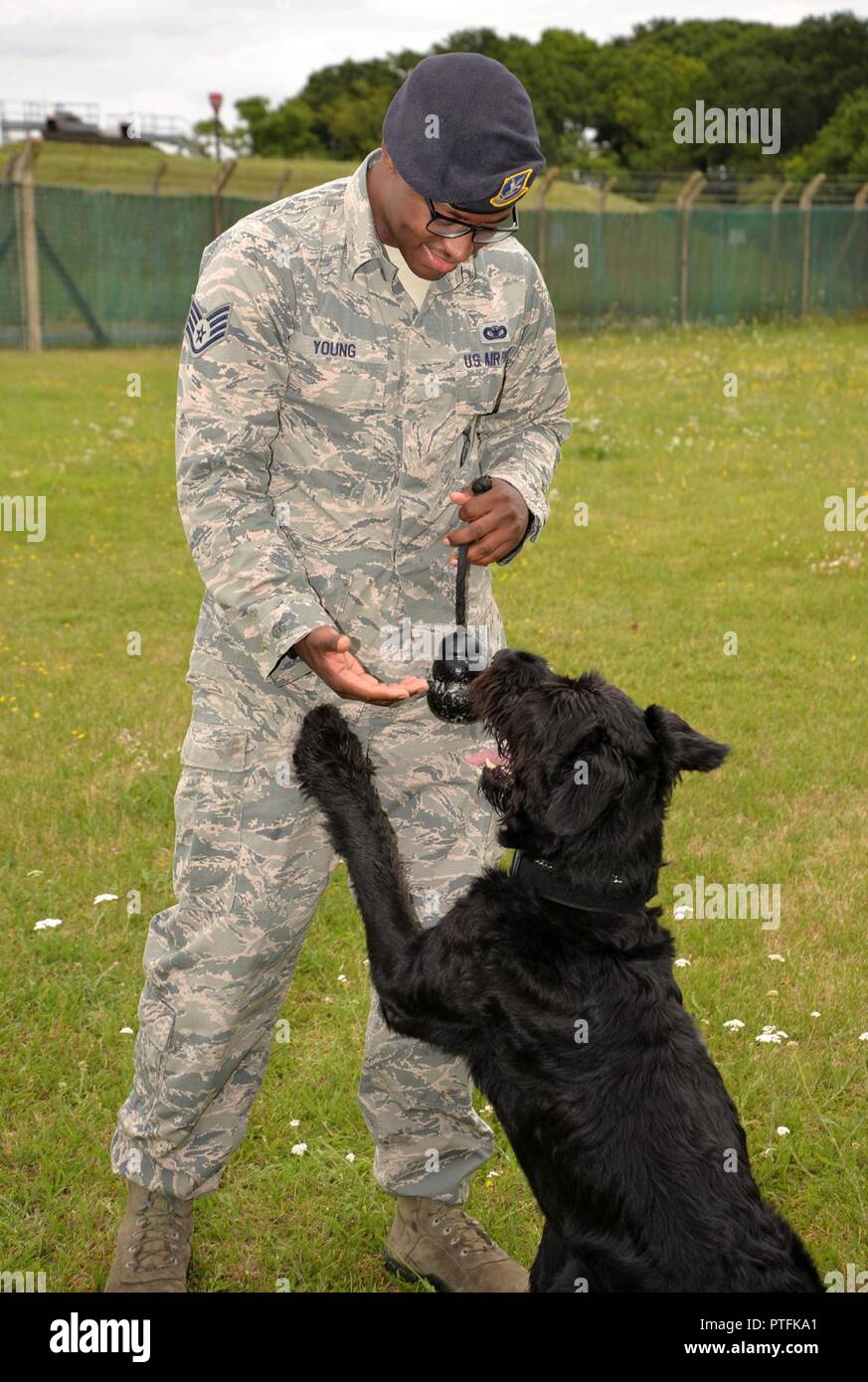 Handler raf hi-res stock photography and images - Alamy