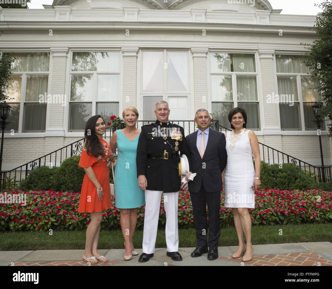 From left, Nikisha Mirpuri, Gail Walters, Glenn M. Walters, assistant ...
