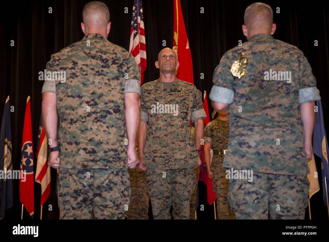 Sgt maj justin d lehew hi-res stock photography and images - Alamy