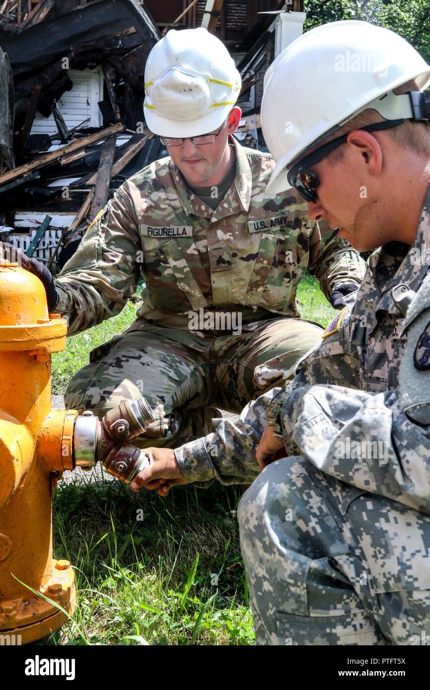 Us soldiers in dust from hi-res stock photography and images - Alamy