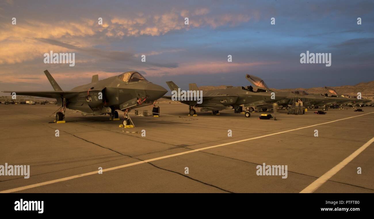 33 fw hi-res stock photography and images - Alamy