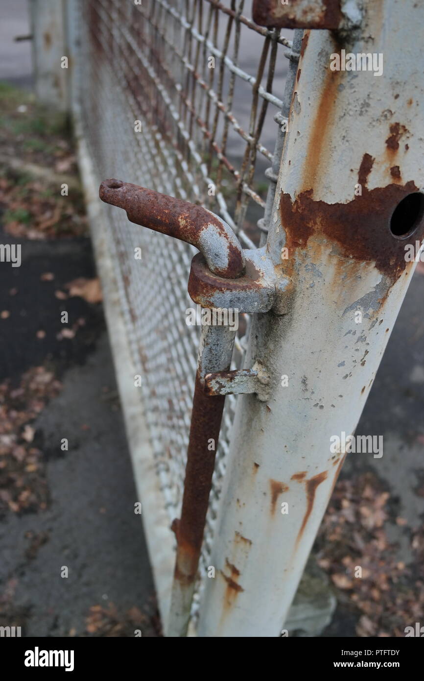 Rusty gate hi-res stock photography and images - Alamy