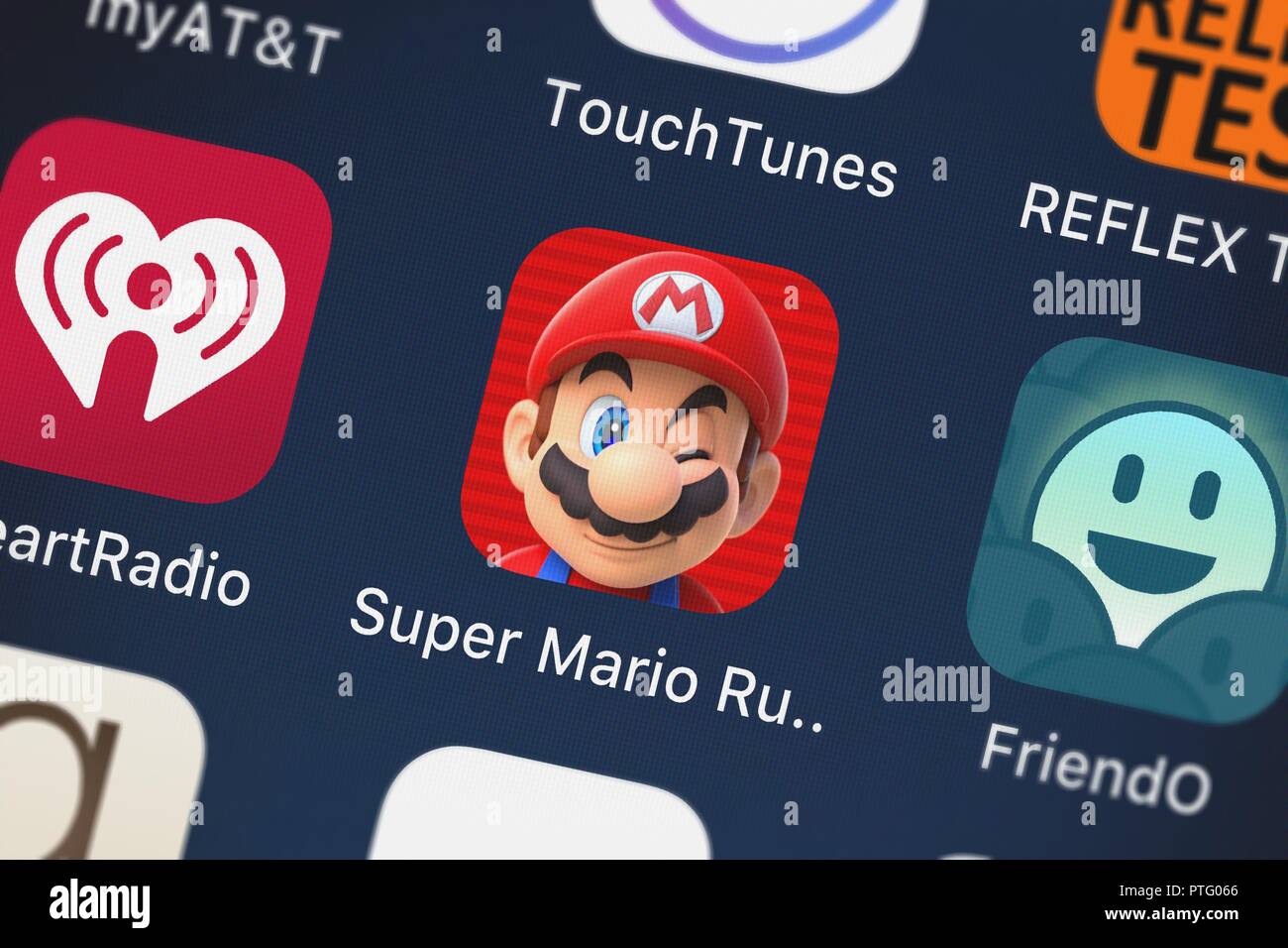 Super mario run hi-res stock photography and images - Alamy