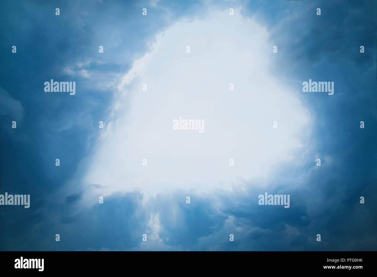 Heart form in nature hi-res stock photography and images - Alamy