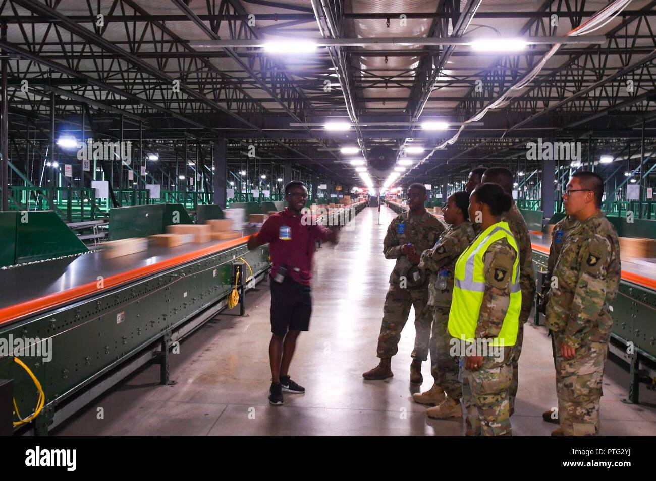 Soldiers assigned to A Company, 96th Aviation Support Battalion, 101st ...