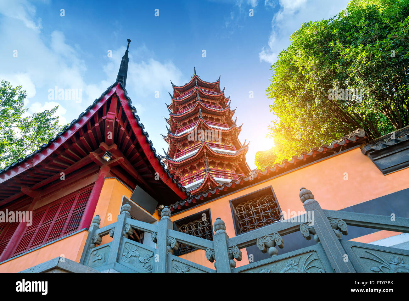 Chinese traditional temple architecture and pagoda Stock Photo - Alamy