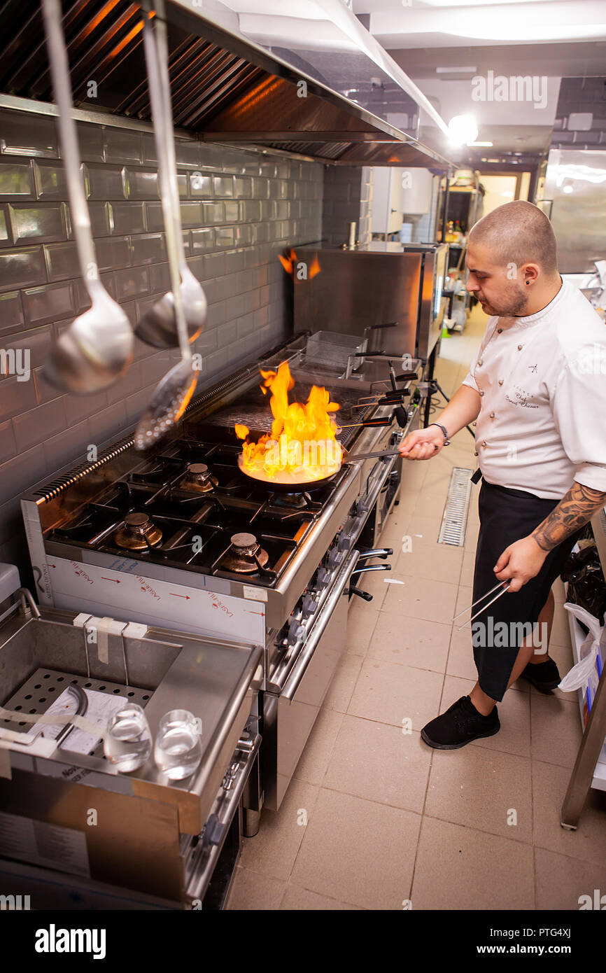 Chef stove flame hi-res stock photography and images - Alamy