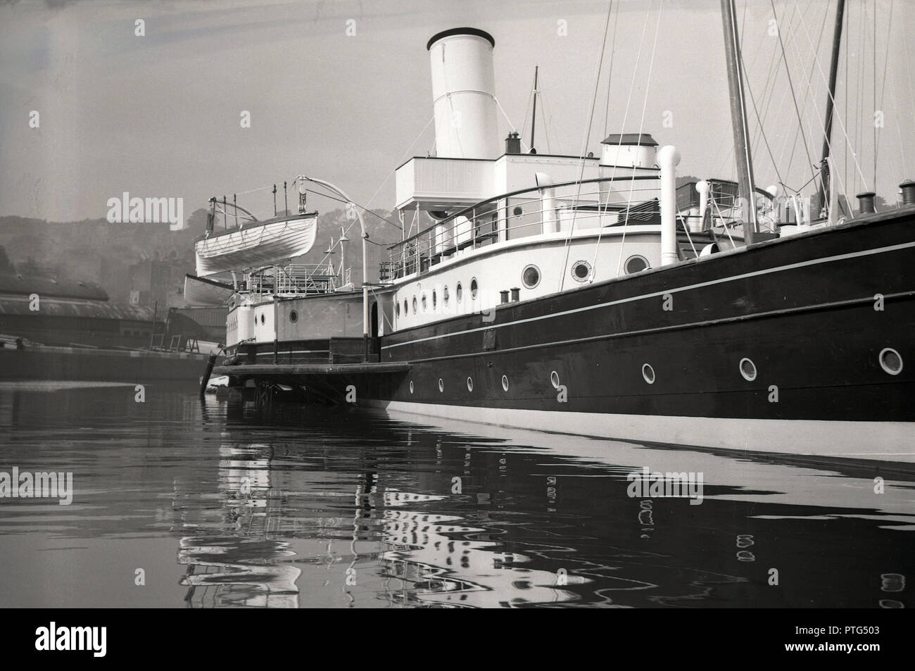 Passenger steamship hi-res stock photography and images - Alamy