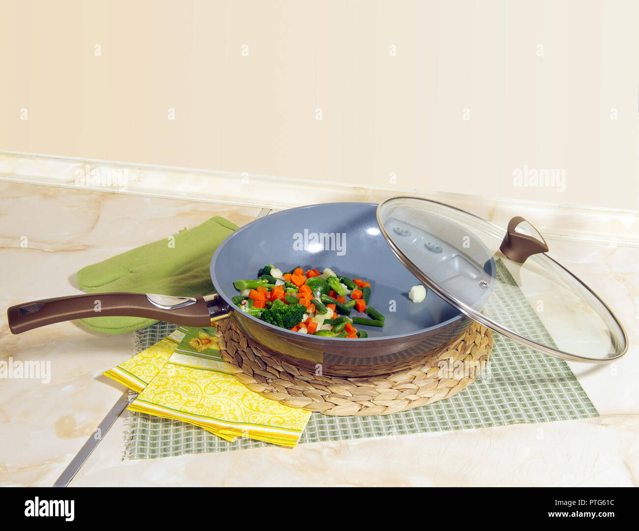 Pan comercial hi-res stock photography and images - Alamy