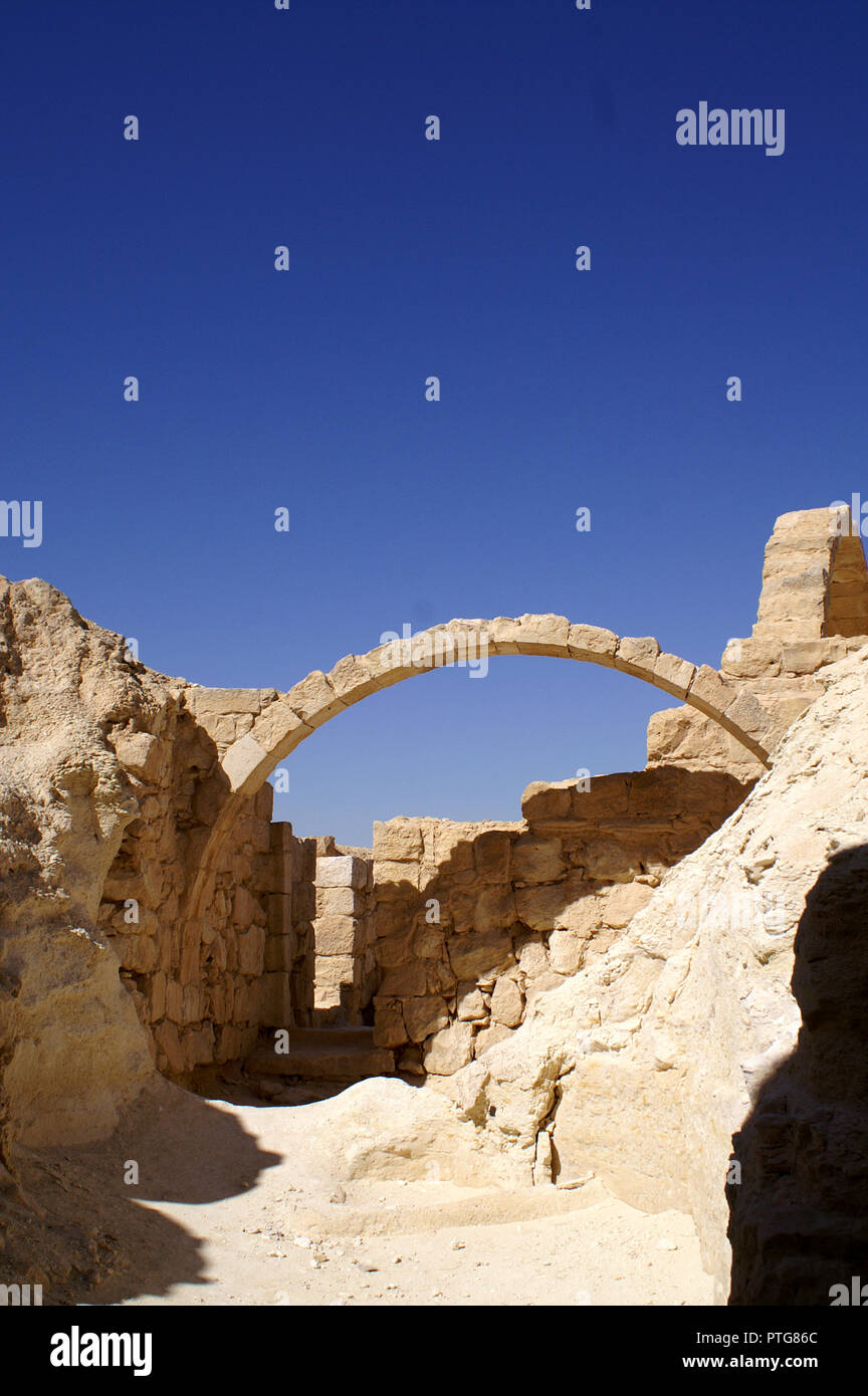Desert ruins hi-res stock photography and images - Alamy