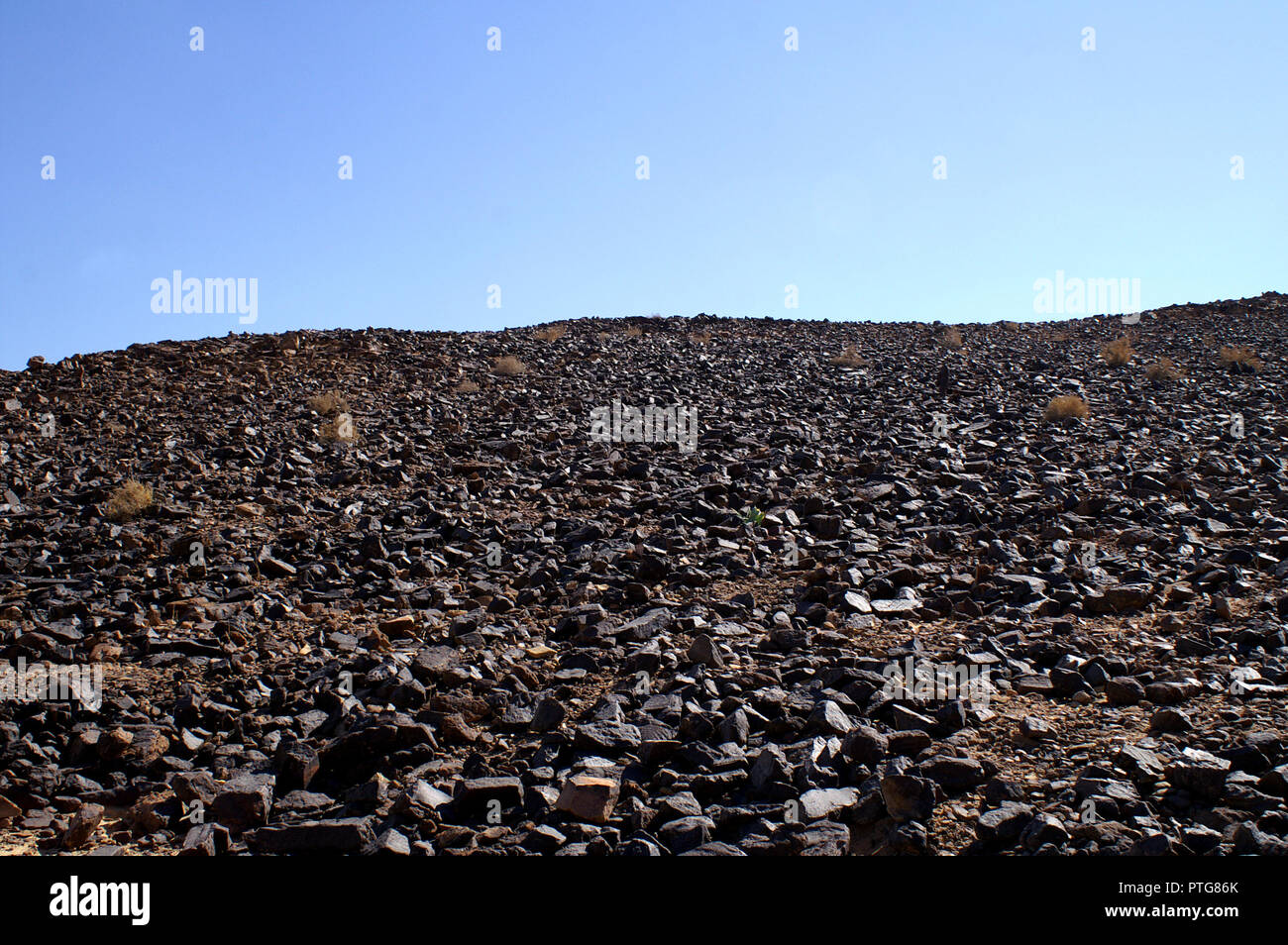 Grey desert hi-res stock photography and images - Alamy