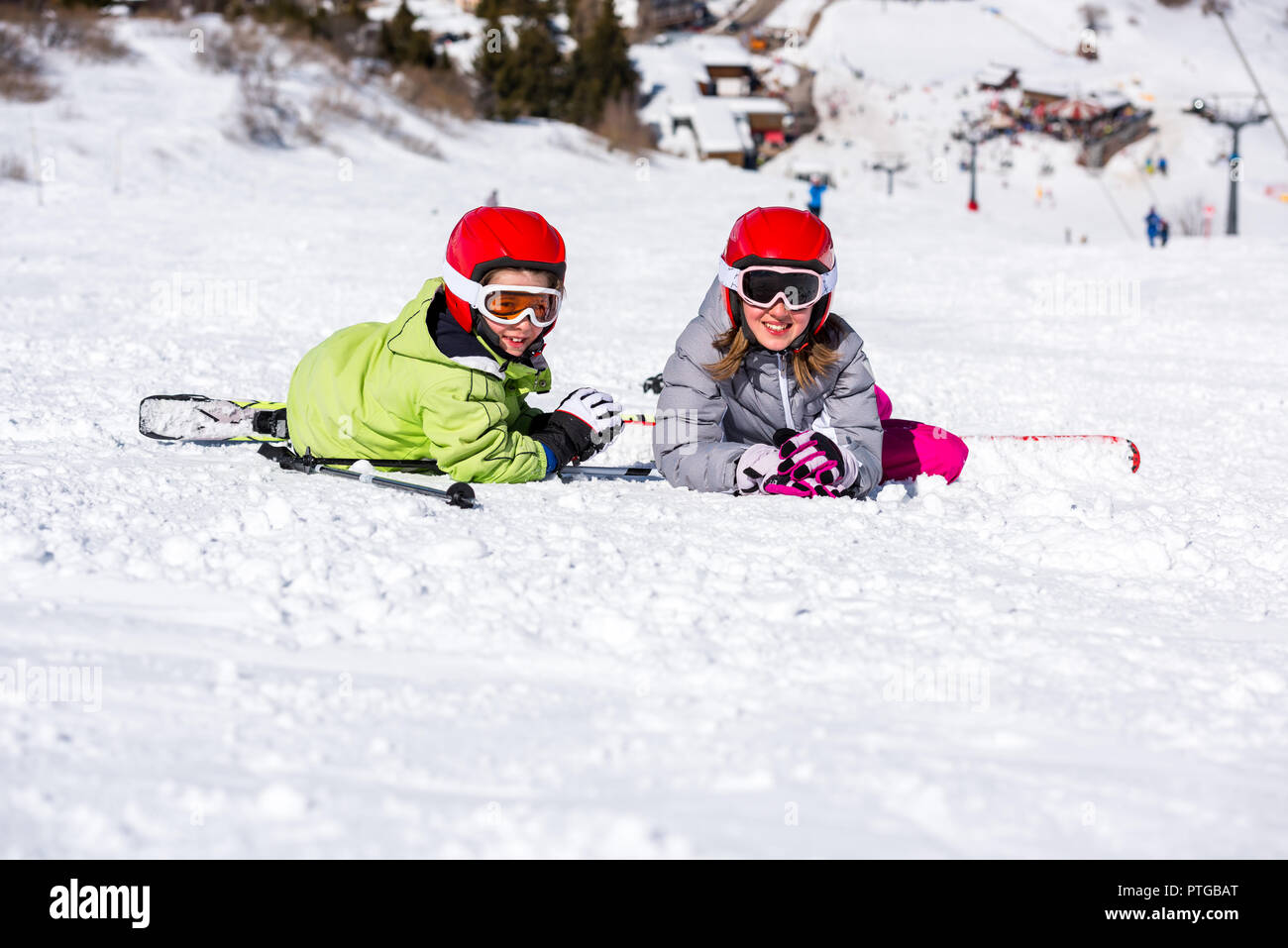 Children playing in school sports hi-res stock photography and images ...